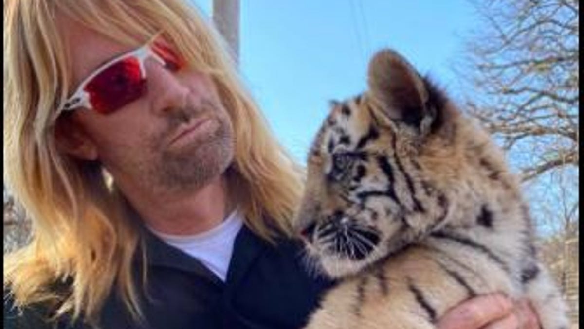 Tiger King star, Erik Cowie, found dead in New York City | POPTOPIC