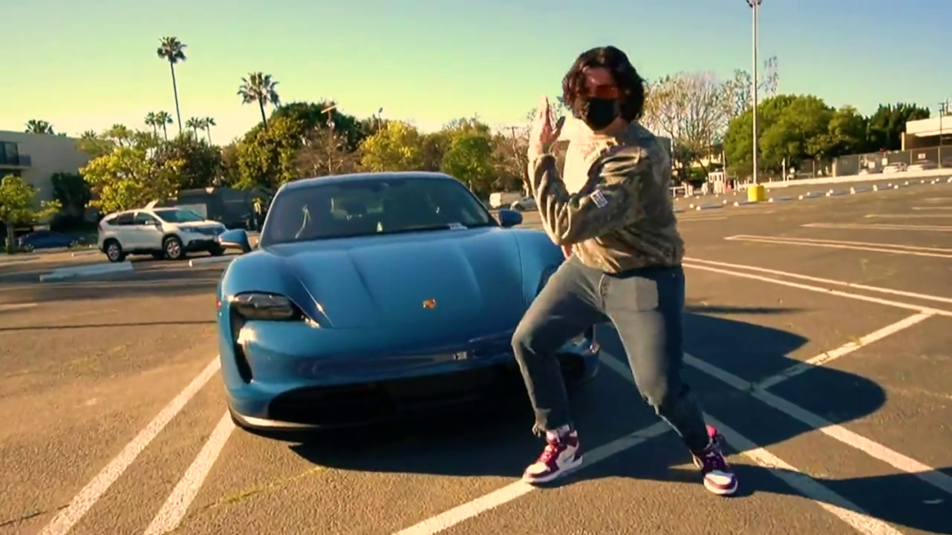 Hasan 'HasanAbi' Piker calls his poor detractors "simpleton peasants"