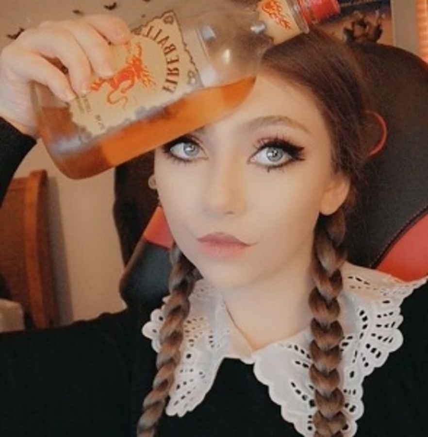 JustAMinx accused of faking mental illness to excuse alcoholic behavior ...