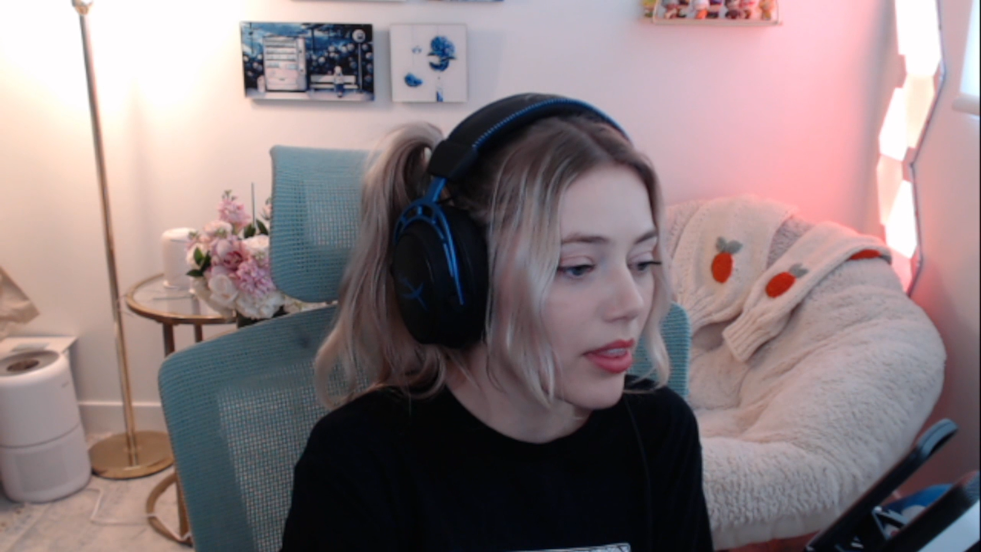 Stranger Things actress quit acting and streams on Twitch because of ...