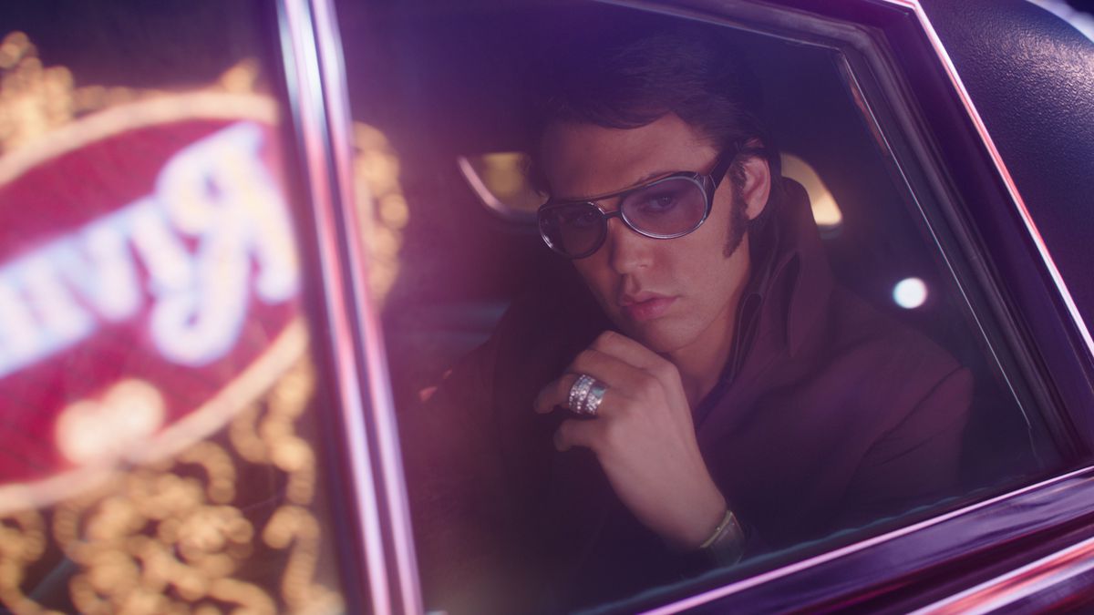 Vegas and Elvis: An Iconic Relationship | POPTOPIC