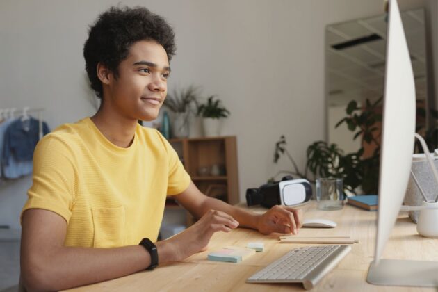 How to Use AI as a Study Tool | POPTOPIC